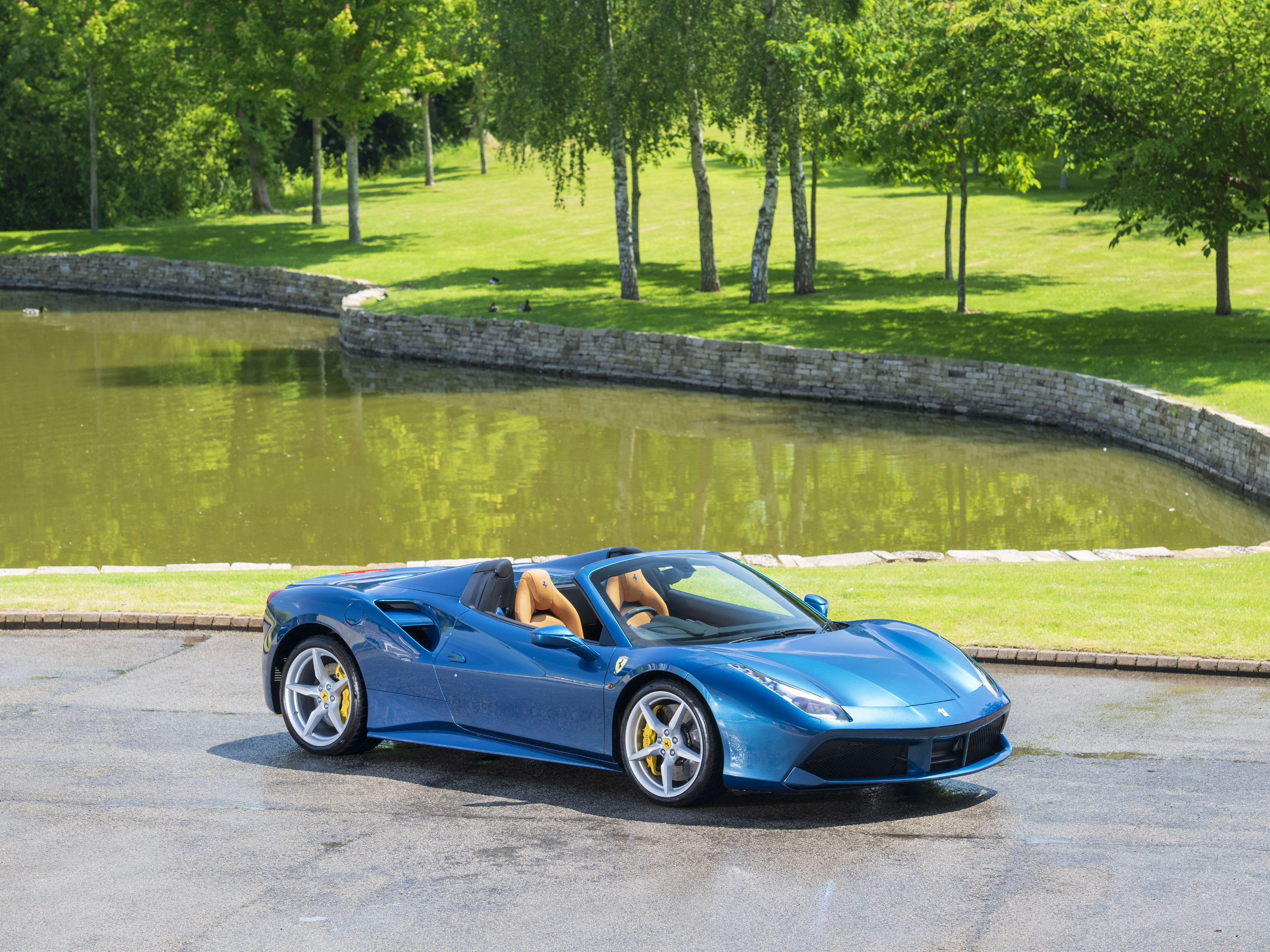 FERRARI 488 Spider - 236521 - Tom Hartley Jnr