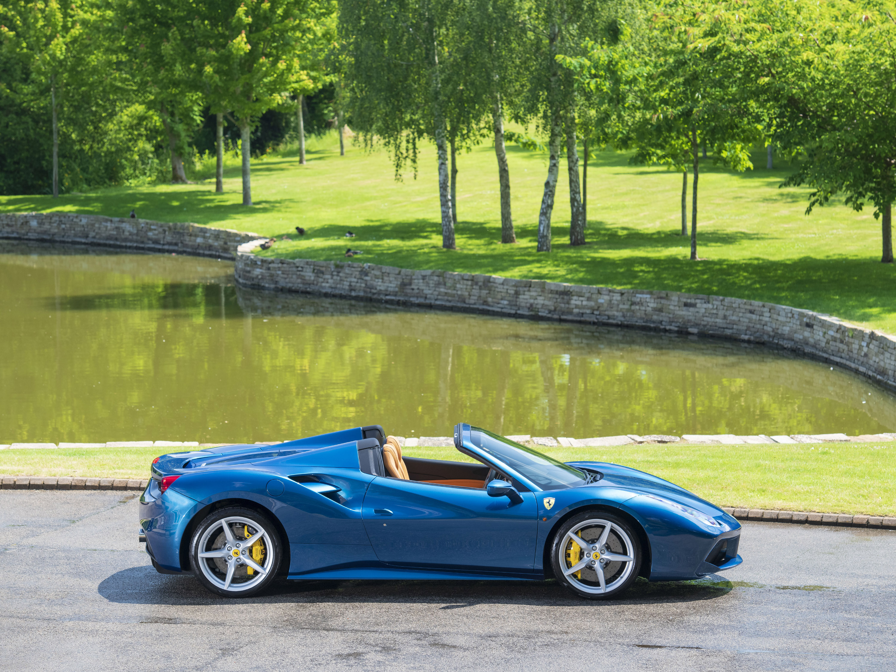 FERRARI 488 Spider - 236521 - Tom Hartley Jnr