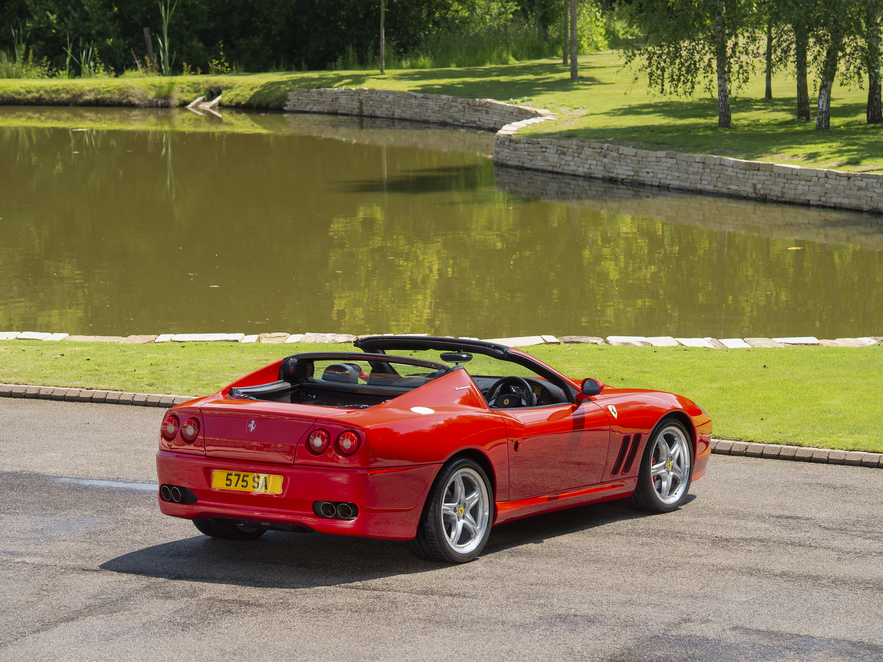 FERRARI 575 Superamerica - 146379 - Tom Hartley Jnr