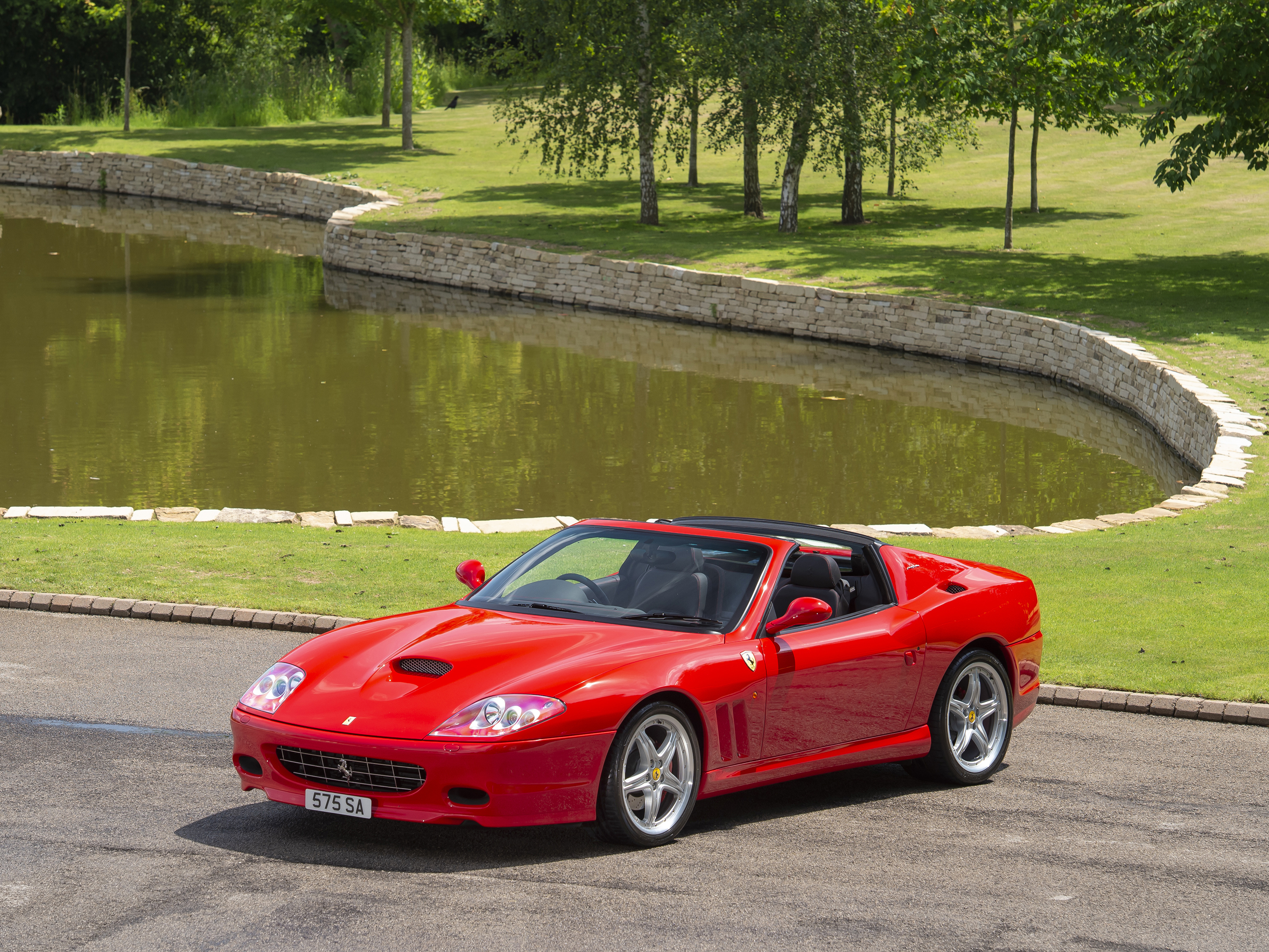 FERRARI 575 Superamerica - 146379 - Tom Hartley Jnr