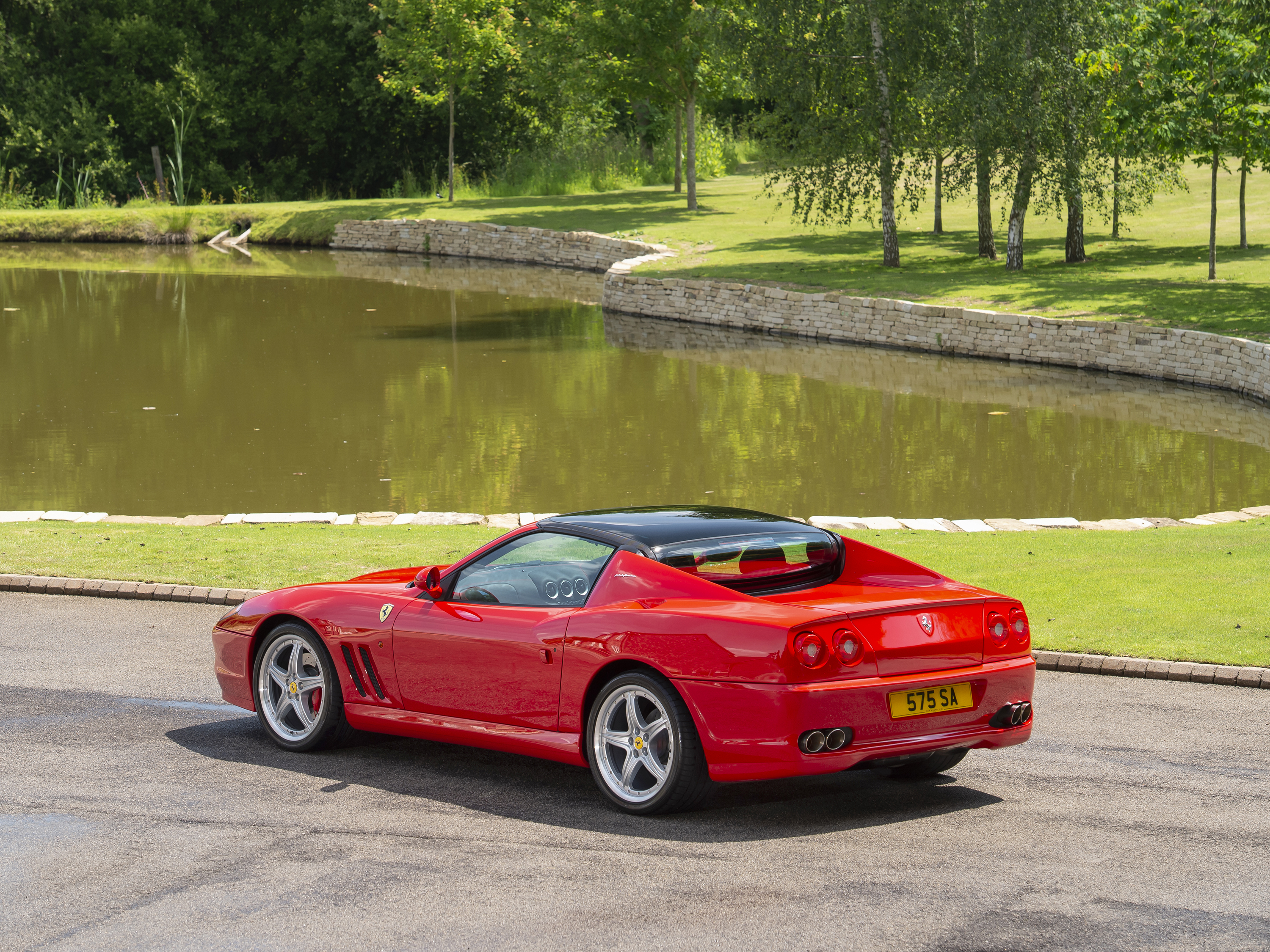 FERRARI 575 Superamerica - 146379 - Tom Hartley Jnr