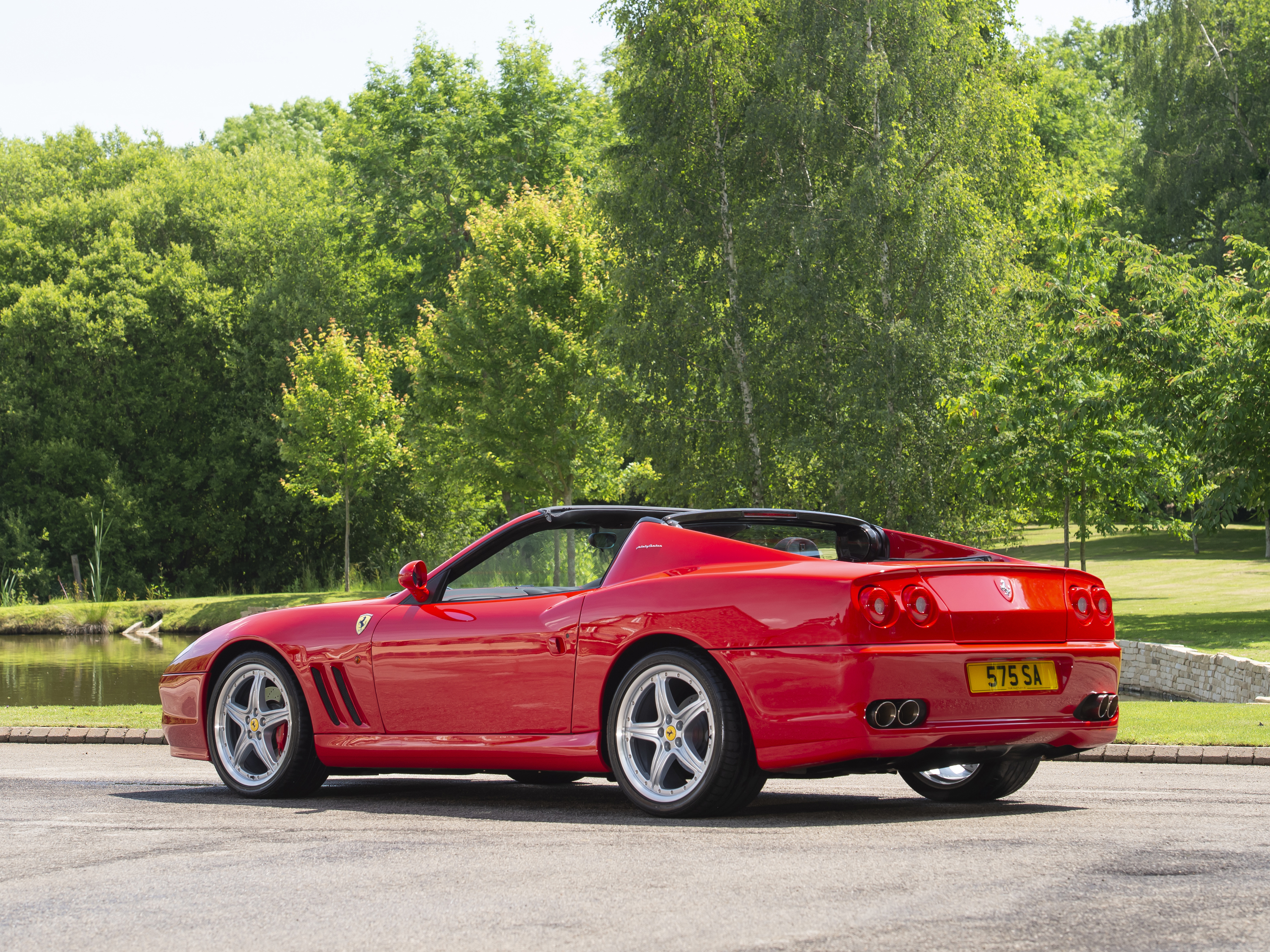 FERRARI 575 Superamerica - 146379 - Tom Hartley Jnr
