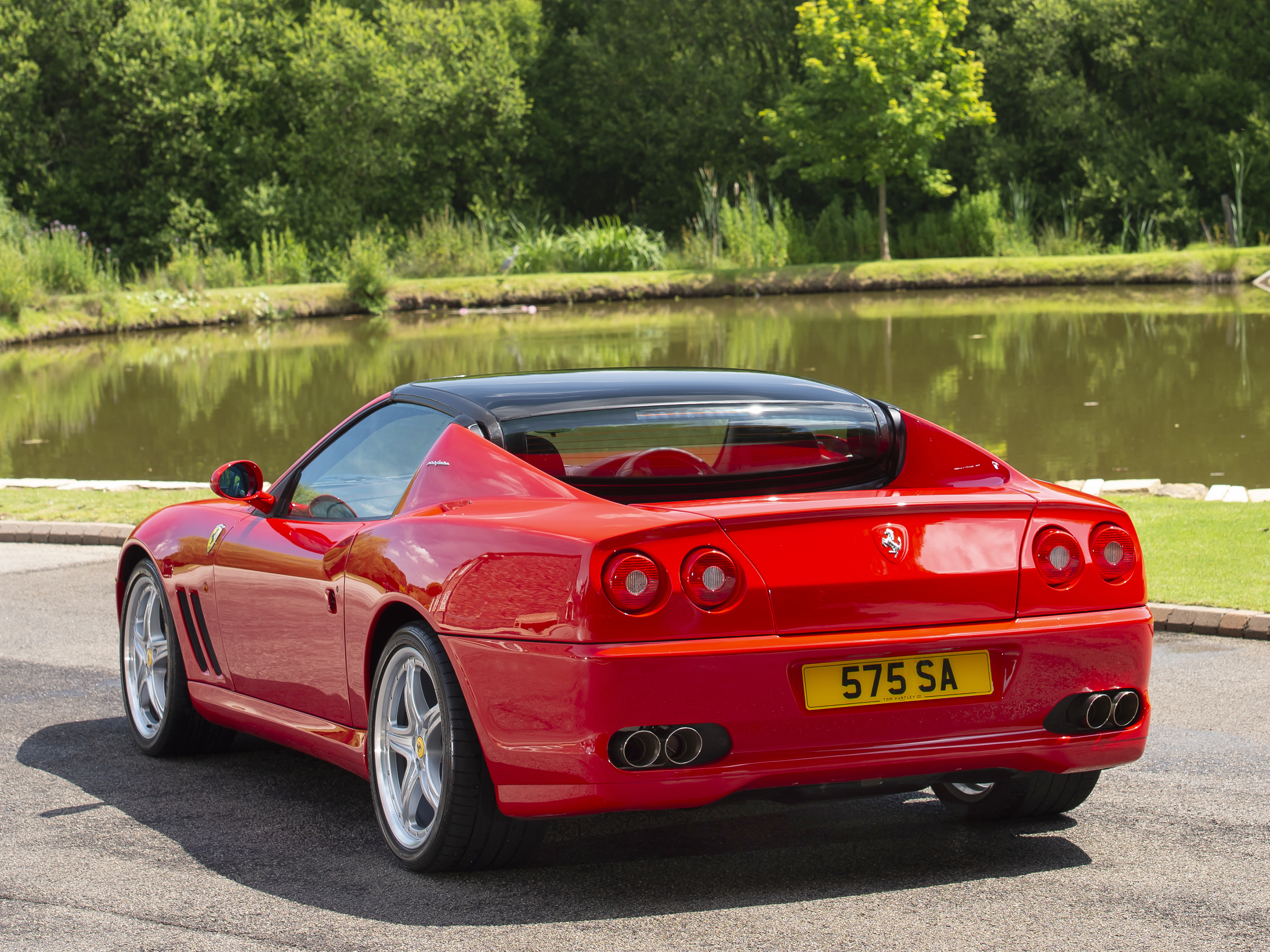 FERRARI 575 Superamerica - 146379 - Tom Hartley Jnr
