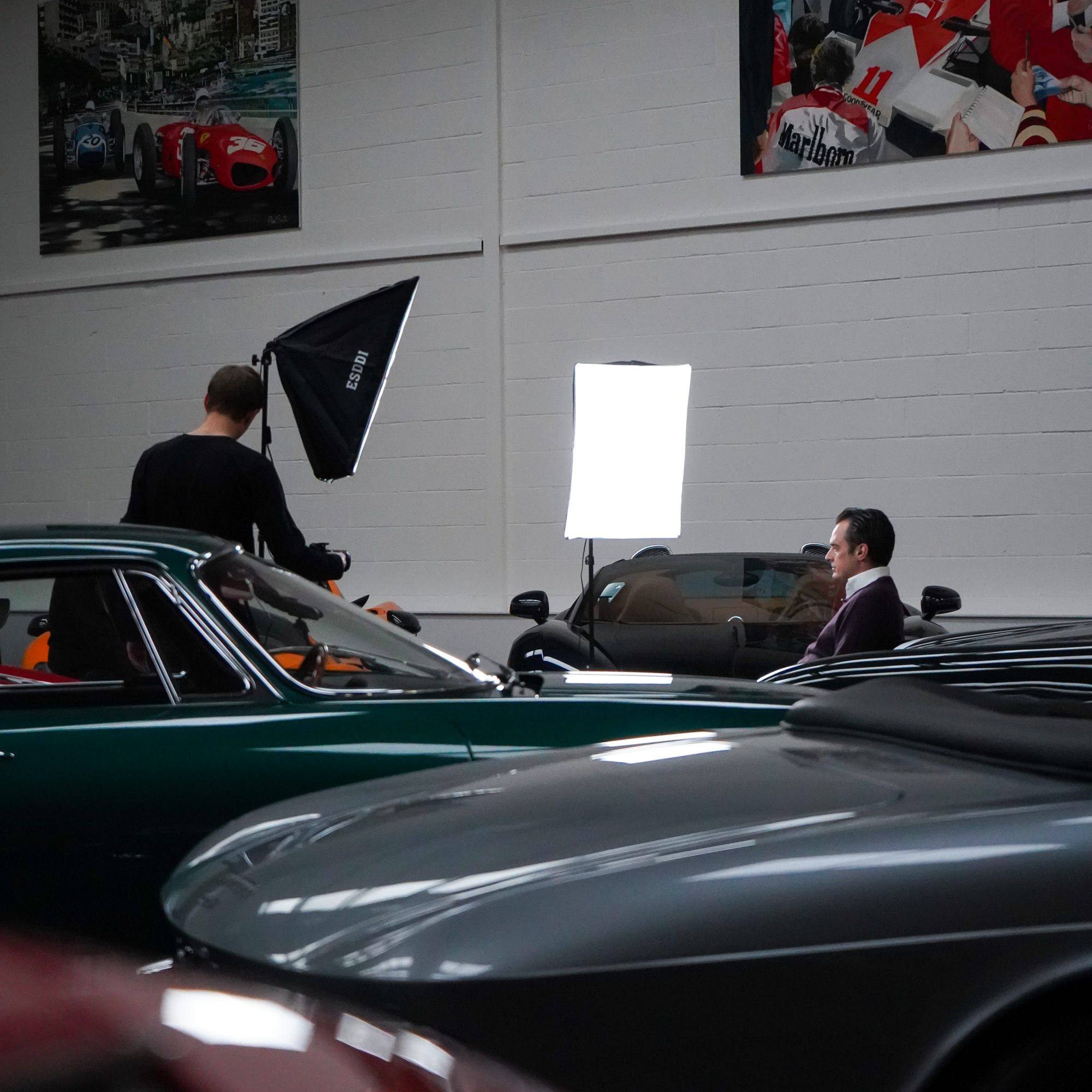 Se necesita videógrafo y diseñador! - Tom Hartley Jnr