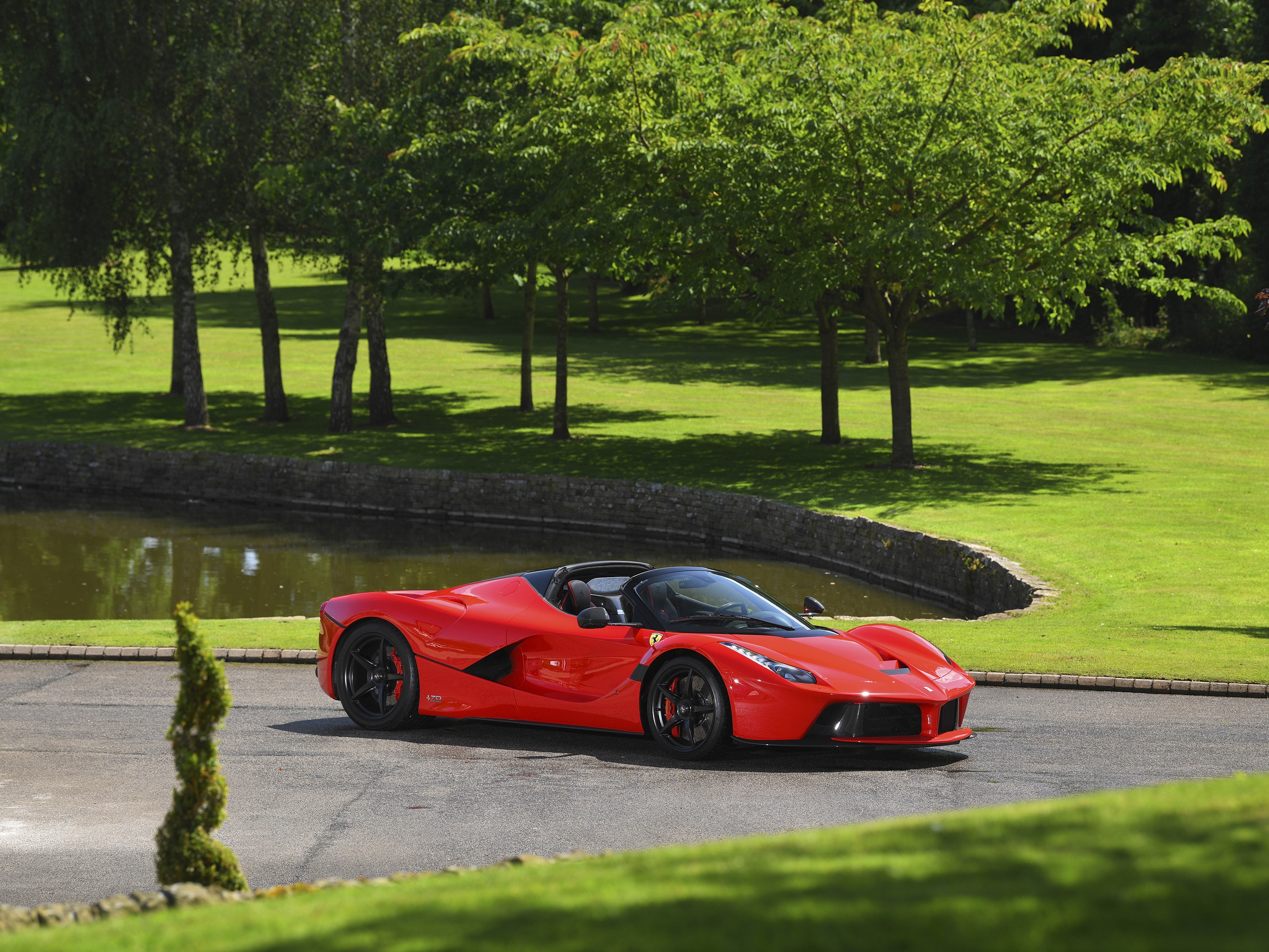 FERRARI LaFerrari Aperta - 229453 - Tom Hartley Jnr